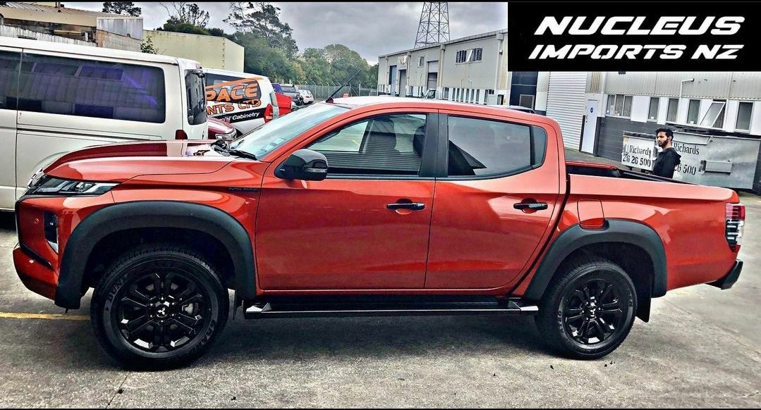 SMOOTH FLARES - TRITON 2019 – Nucleus Custom Ute's and SUV's